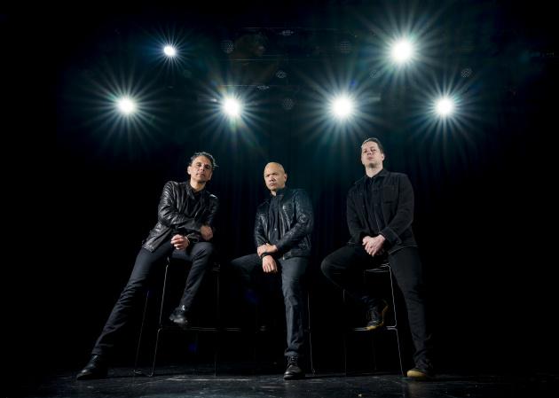Los reyes del rock DANKO JONES celebran el lanzamiento de su nuevo álbum de estudio, "Leo Rising"