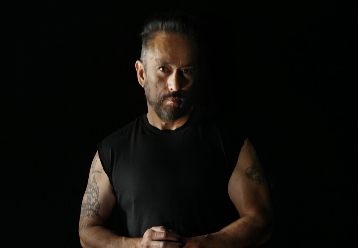LONNIE SILVA transforma el dolor en fuerza con “Silva”, un álbum ...