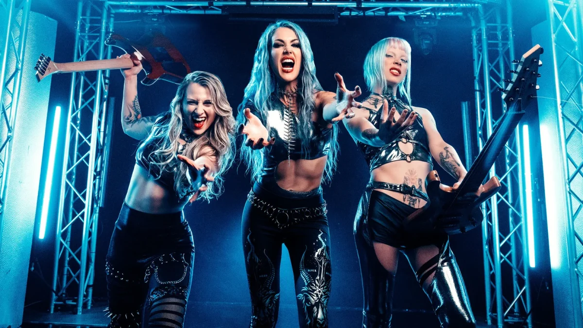 BLUE MEDUSA, el nuevo proyecto de ALISSA WHITE-GLUZ, lanza ‘Checkmate ...